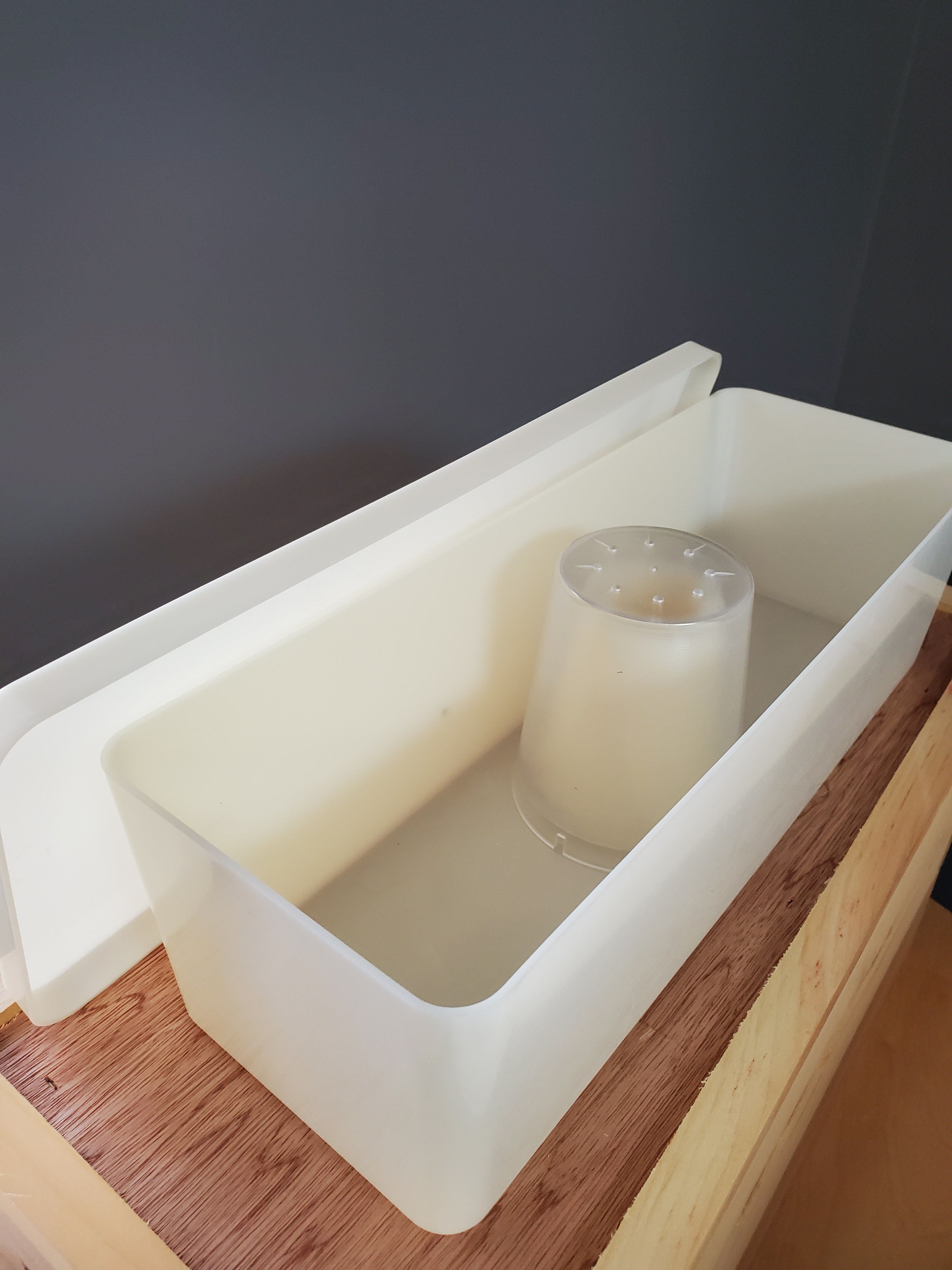 Clover 1 Gallon Internal Feeder | Maple Bend Bee Supply 931-670-6862